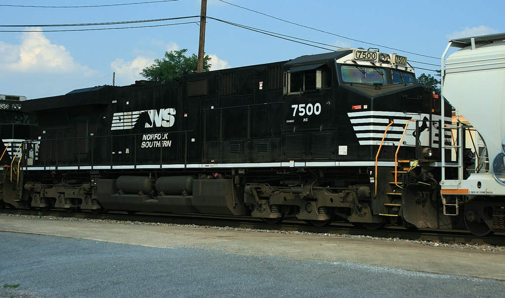 NS 7500